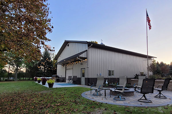 Put Life into Rural Land: Hobby Building for a Centerpiece
